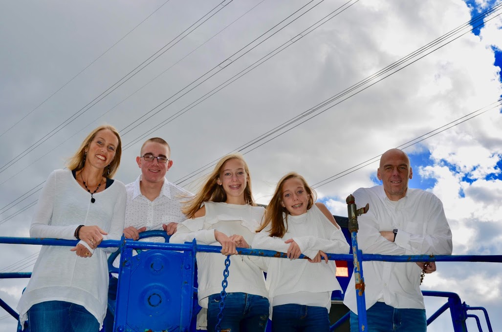 About – AARON CONRAD